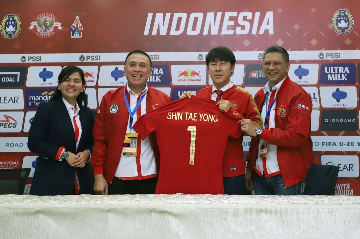 PSSI Perkenalkan Shin Tae-yong Pelatih Baru Timnas Indonesia, Foto 6 #1827769 - TribunNews.com