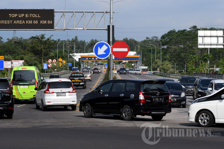 Puncak Arus Balik Lebaran 2023 di Malang, Foto 3 #1964301 - TribunNews.com