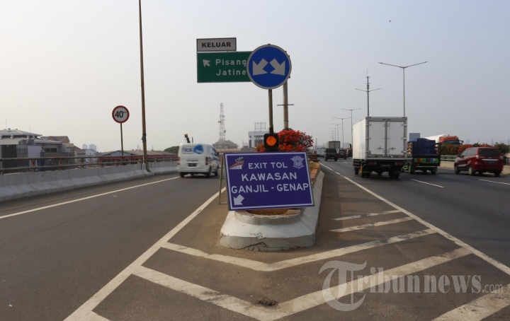 Rambu Exit Tol Kawasan Ganjil Genap, Foto 2 #1812740 - TribunNews.com