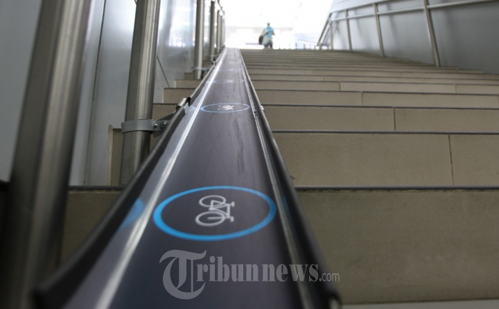 Rambu Jalur Sepeda MRT, Foto 1 #1878448 - TribunNews.com
