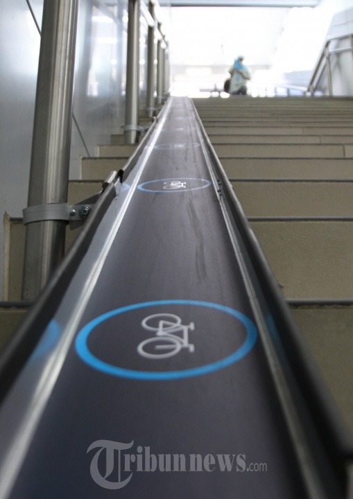 Rambu Jalur Sepeda MRT, Foto 4 #1878451 - TribunNews.com