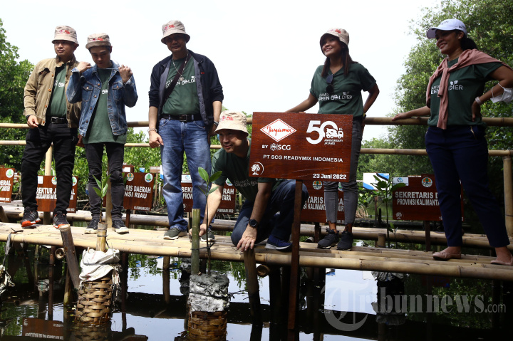 Rayakan HUT Ke-50, Jayamix by SCG Tanam 1.972 Mangrove, Foto 2 #1928404 ...