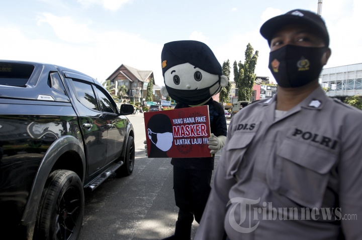 Razia Masker dan Aksi Badut Kampanyekan Protokol Kesehatan, Foto 1 ...