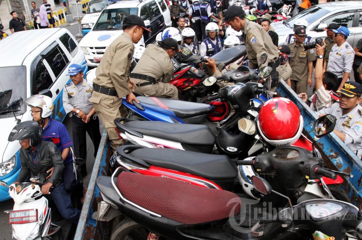 Razia Parkir Liar Tanah Abang, Foto 5 #1627464 - TribunNews.com