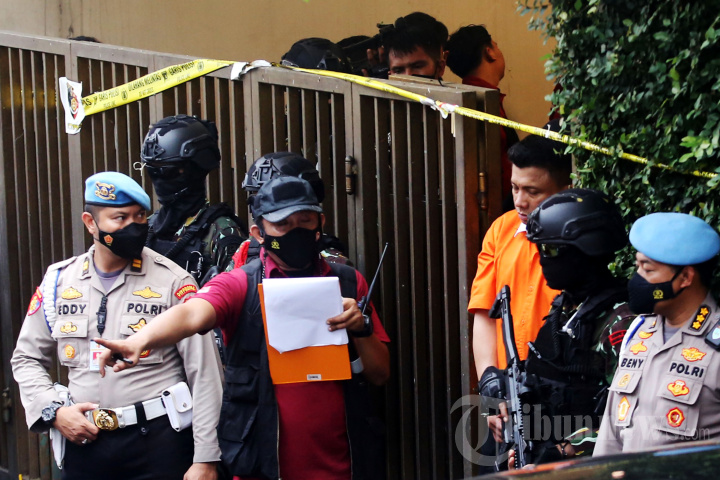 Rekonstruksi Pembunuhan Brigadir J di Rumah Dinas Ferdy Sambo, Foto 10 #1936514 - TribunNews.com