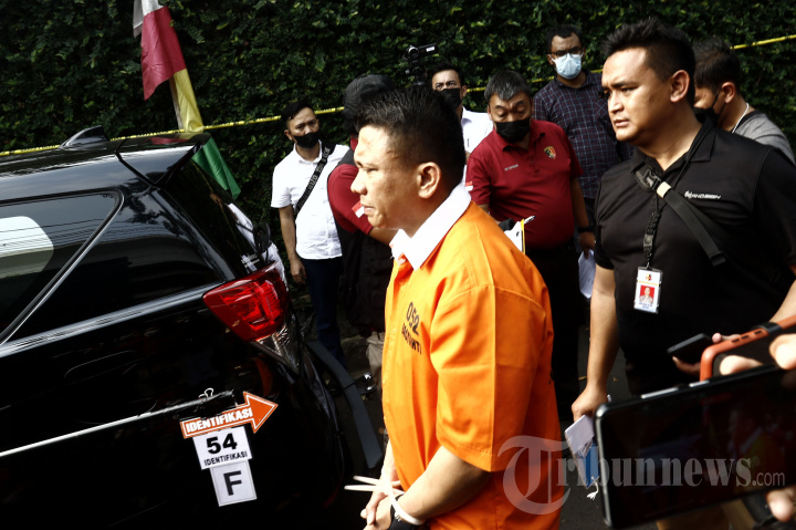 Rekonstruksi Pembunuhan Brigadir J di Rumah Dinas Ferdy Sambo, Foto 24 #1936561 - TribunNews.com