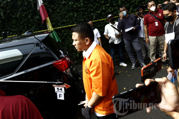 Rekonstruksi Pembunuhan Brigadir J di Rumah Dinas Ferdy Sambo, Foto 27 #1936564 - TribunNews.com