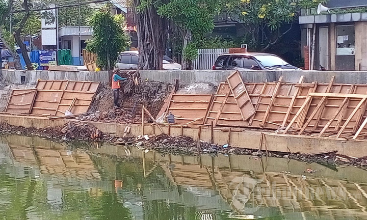 Revitalisasi Kali Ciliwung di Kawasan Pasar Baru Jakarta, Foto 2 #1940533 - TribunNews.com