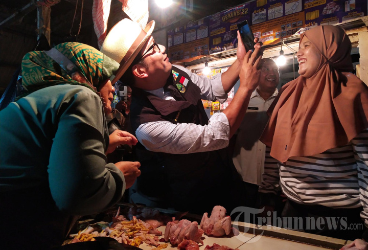 Ridwan Kamil Sidak Pasar Kiaracondong dan Distributor Minyak Goreng, Foto 3 #1961619 ...