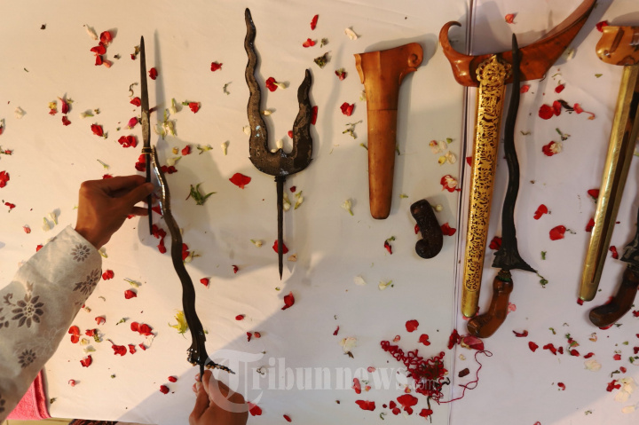 Ritual Jamasan 1 Muharram di Museum Pusaka TMII, Foto 7 #1890254 ...