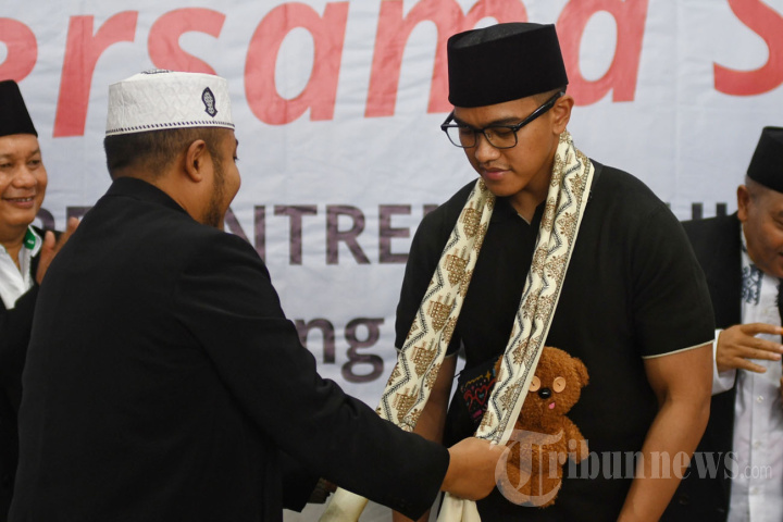 Safari Politik Kaesang di Ponpes An Nur Malang, Foto 1 #1985248 - TribunNews.com