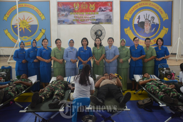 Sambut HUT TNI Ke-77, Danrem 174/ATW Merauke Ikut Donor Darah, Foto 3 #1940618 - TribunNews.com