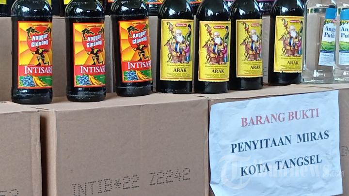Satpol PP Tangerang Selatan Sita Ribuan Botol Miras, Foto 1 #1915261 - TribunNews.com
