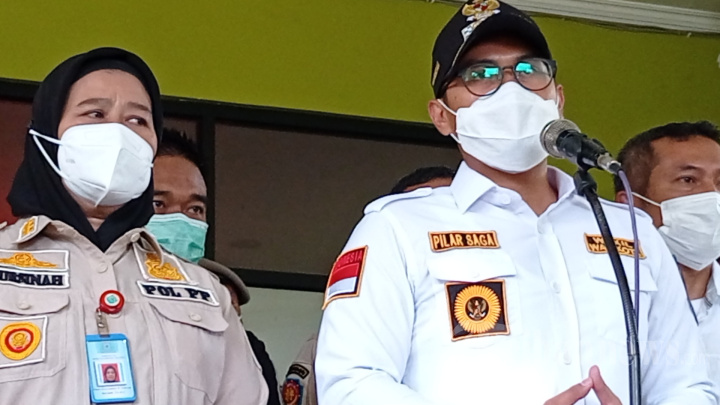 Satpol PP Tangerang Selatan Sita Ribuan Botol Miras, Foto 2 #1915262 - TribunNews.com