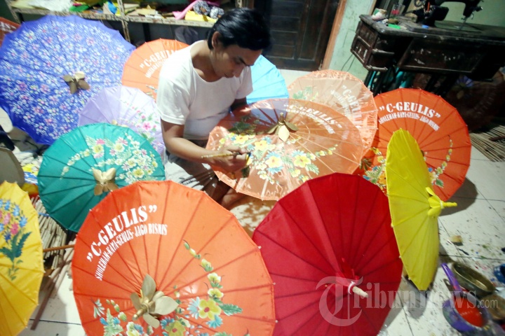 Sentra Payung Geulis Tasikmalaya, Foto 3 #1853208 - TribunNews.com