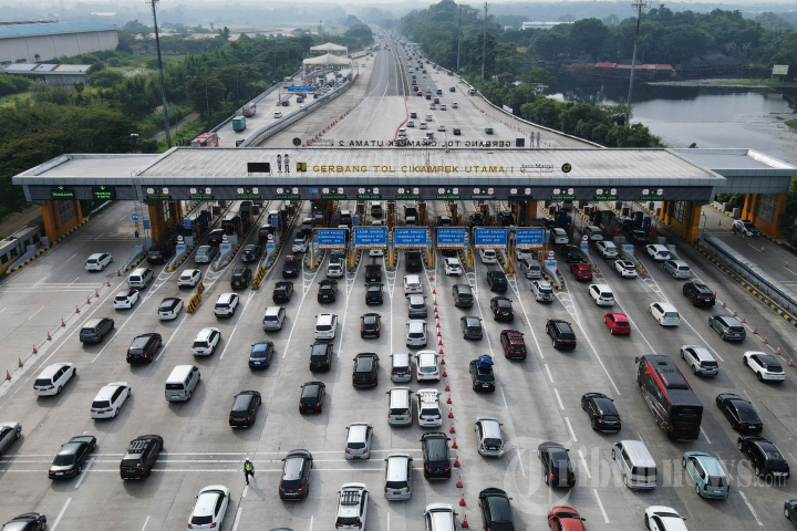 Sistem One Way di Gerbang Tol Cikampek Utama, Foto 2 #1994014 - TribunNews.com