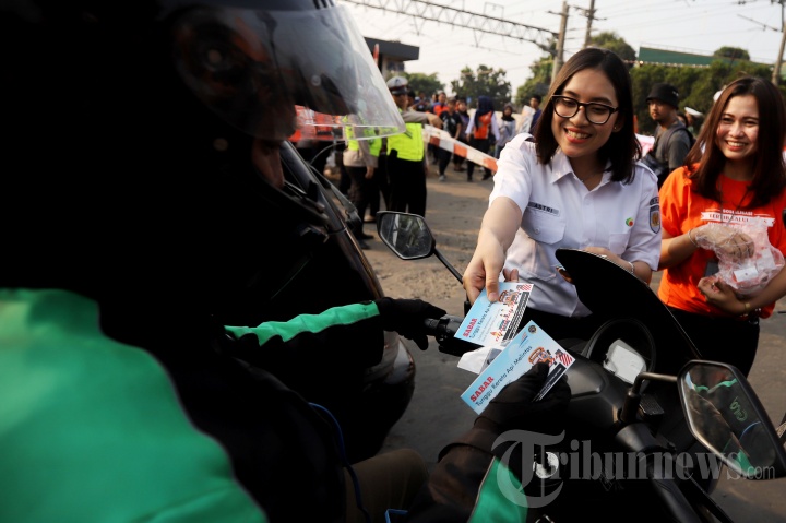 Sosialisasi Keselamatan di Perlintasan Sebidang, Foto 1 #1814280 - TribunNews.com