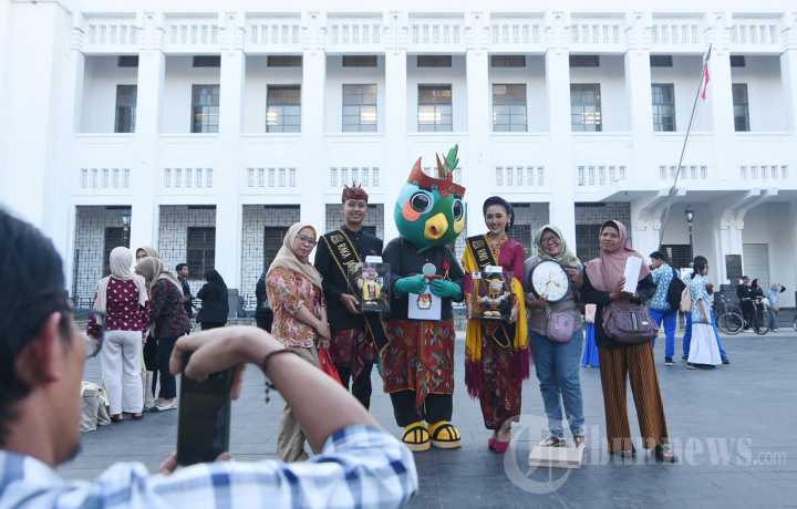 Sosialisasi Pilkada Jawa Timur di Kawasan Kota Lama Surabaya, Foto 1 ...