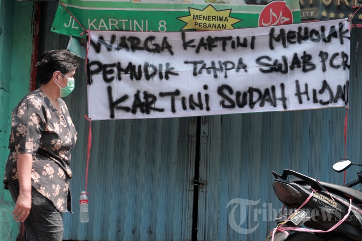 Spanduk Peringatan untuk Pemudik yang Kembali ke Jakarta, Foto 2 ...