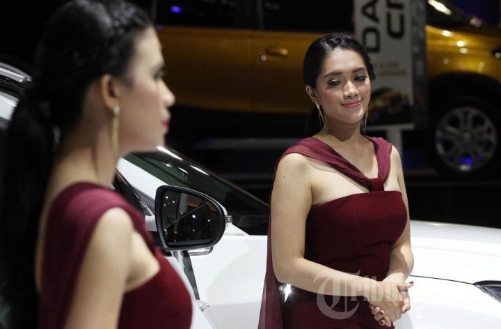SPG Cantik Hiasi IIMS 2018, Foto 2 #1748225 - TribunNews.com