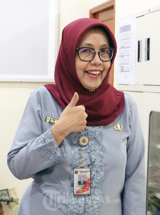 Sri Damayanti Kepala Sekolah SMAN 14 Jakarta Timur, Foto 1 #1965654 ...