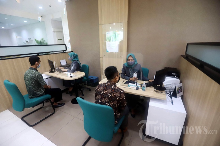 Suasana Kantor Cabang BSI yang Resmi Beroperasi, Foto 1 #1873527 ...