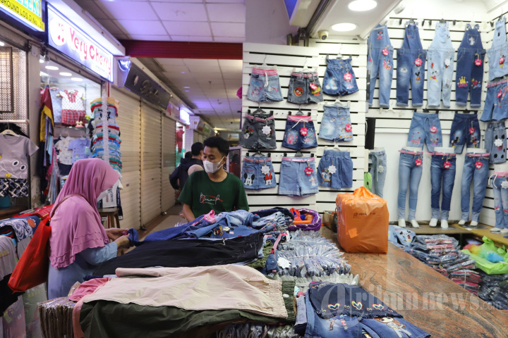 Suasana Pasar Tanah Abang Pasca Libur Lebaran , Foto 7 #1923543 - TribunNews.com