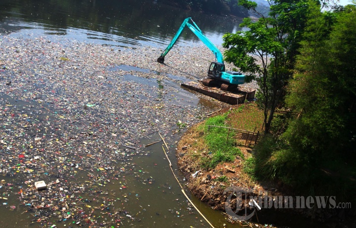 Sungai Citarum Kembali Dikotori Sampah Kiriman, Foto 2 #1851733 - TribunNews.com