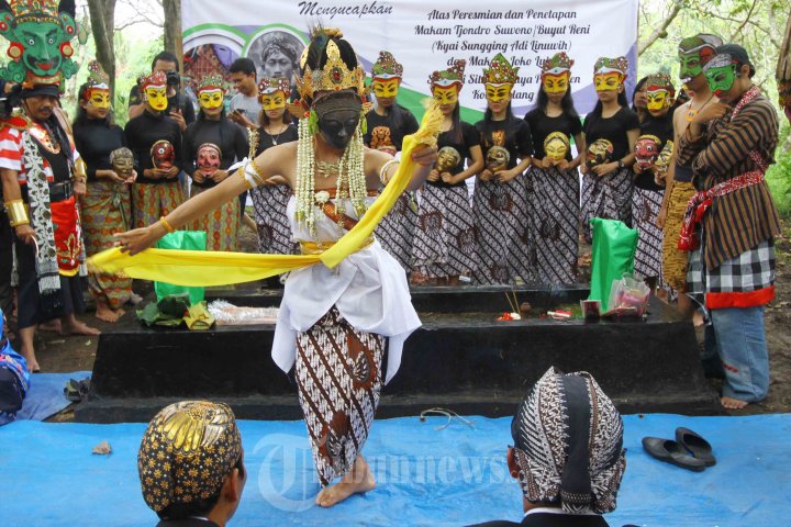 Tari Ragil Kuning Dalam Situs Budaya Topeng Malangan, Foto 4 #1675384 ...