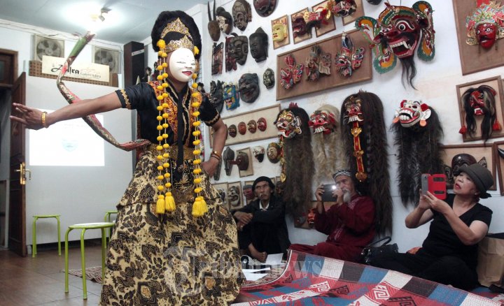 Tari Topeng Panji, Foto 2 #1633848 - TribunNews.com