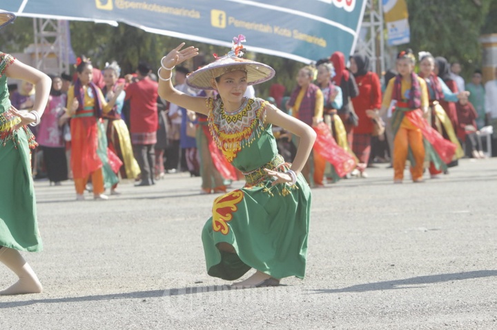 Tarian Kolosal Sambut HUT Kota Samarinda ke-352, Foto 9 #1830548 ...