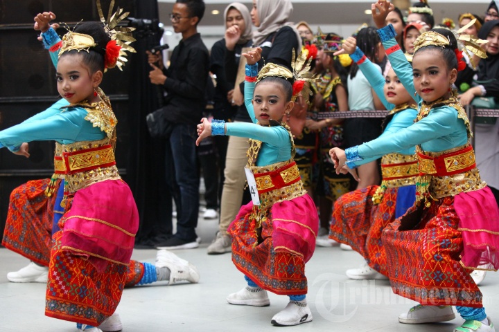 Tarian Tradisional Kekinian dalam Ajang Indonesia Menari 2019, Foto 3 ...