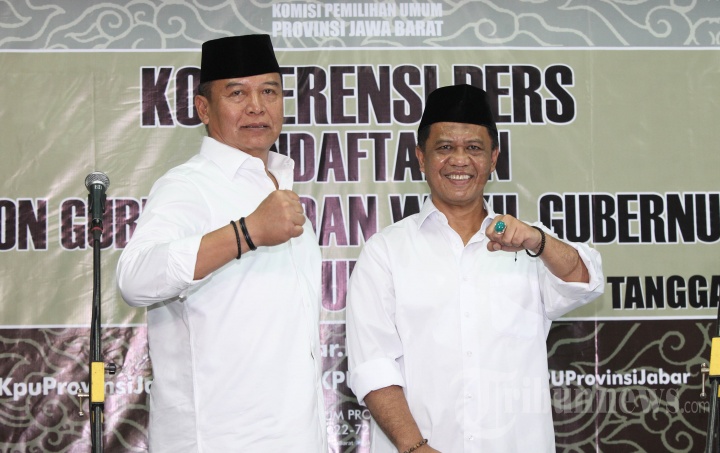 TB Hasanuddin - Anton Charliyan Daftar Pilgub 2018 ke KPU Jabar, Foto 5 ...