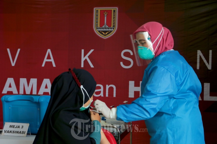 Tenaga Medis Semarang Suntik Vaksin Covid-19 Sinovac, Foto 5 #1871340 ...