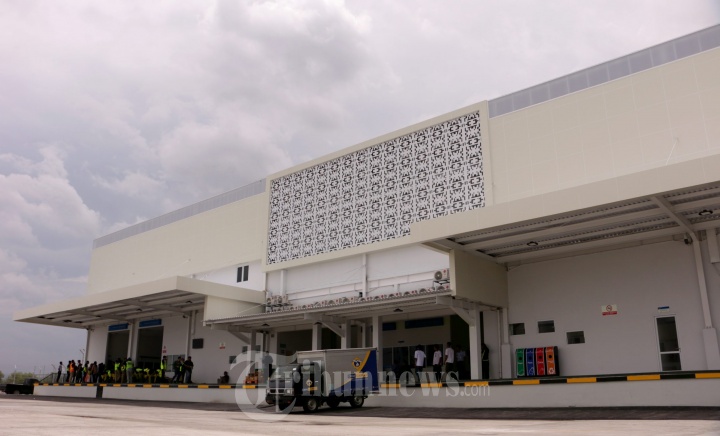 Terminal Kargo dan Pos Bandara Internasional Ahmad Yani Semarang, Foto ...