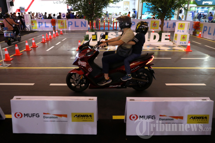 Test Ride Motor Listrik Di IIMS 2023, Foto 1 #1958023 - TribunNews.com