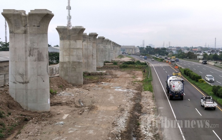 Tiang Pancang Kereta Cepat Jakarta-Bandung di Tol Padaleunyi, Foto 1 ...
