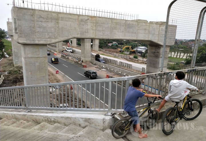 Tiang Pancang Kereta Cepat Jakarta-Bandung di Tol Padaleunyi, Foto 4 ...