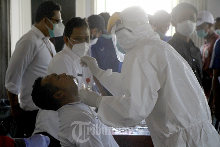 Tim PSSI Semarang Lakukan Swab Test, Foto 3 #1856097 - TribunNews.com