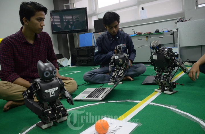 Tim Robot ITS Melakukan Persiapan, Foto 10 #1678303 - TribunNews.com