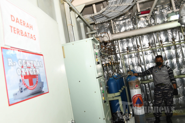 TNI AL Siapkan KRI dr Soeharso-990 Sebagai Depo IsiUlang Oksigen, Foto 4 #1888612 - TribunNews.com