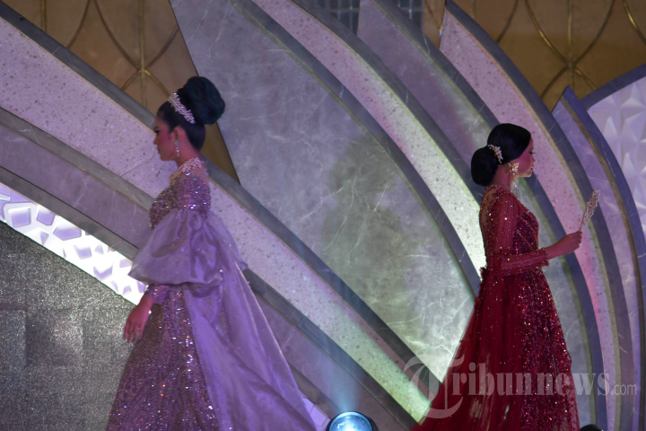 Tren Busana Pengantin 2023 yang Cerah dan Colorfull dari Whulyan, Foto ...