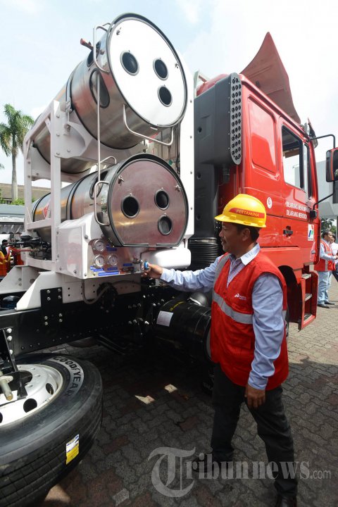 Truk Berbahan Bakar LNG, Foto 1 #1464611 - TribunNews.com