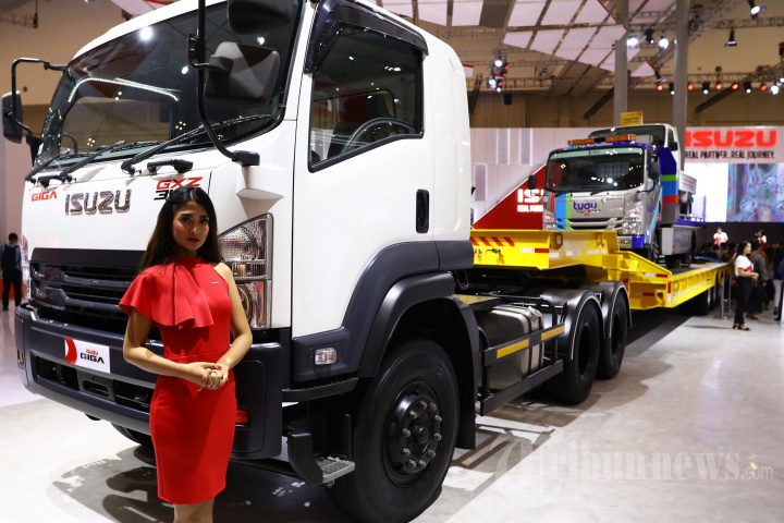 Truk Raksasa Isuzu Giga Tractor Hero GXZ 345 Hadir di GIIAS 2019, Foto ...