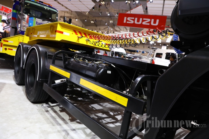 Truk Raksasa Isuzu Giga Tractor Hero GXZ 345 Hadir di GIIAS 2019, Foto ...