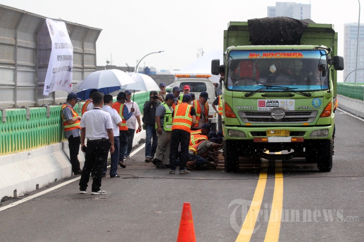 Uji Beban Jalan Layang Transjakarta Koridor XIII, Foto 4 #1709664 ...