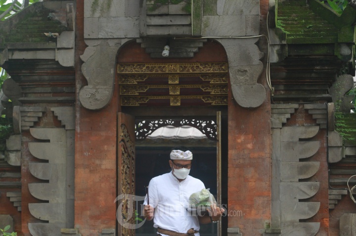 Umat Hindu Sembahyang Peringati Hari Raya Nyepi 1943, Foto 2 #1877631 ...