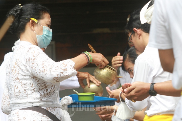 Umat Hindu Sembahyang Peringati Hari Raya Nyepi 1943, Foto 6 #1877636 ...