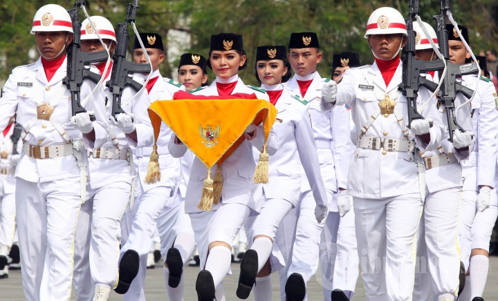 Upacara Pengibaran Bendera HUT Ke-72 Kemerdekaan RI, Foto 4 #1714072 - TribunNews.com