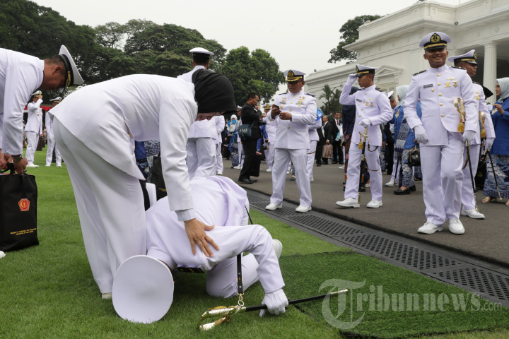 Upacara Prasetya Perwira TNI-Polri 2023 di Istana Merdeka, Foto 12 ...